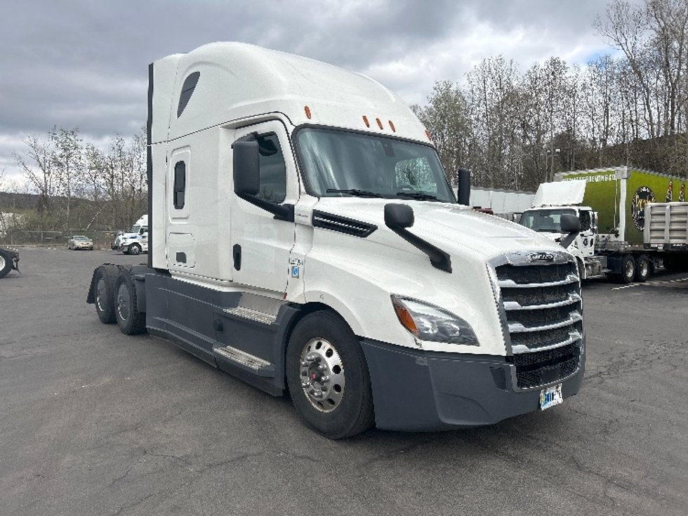 Used Sleeper Trucks for Sale - Penske Used Trucks