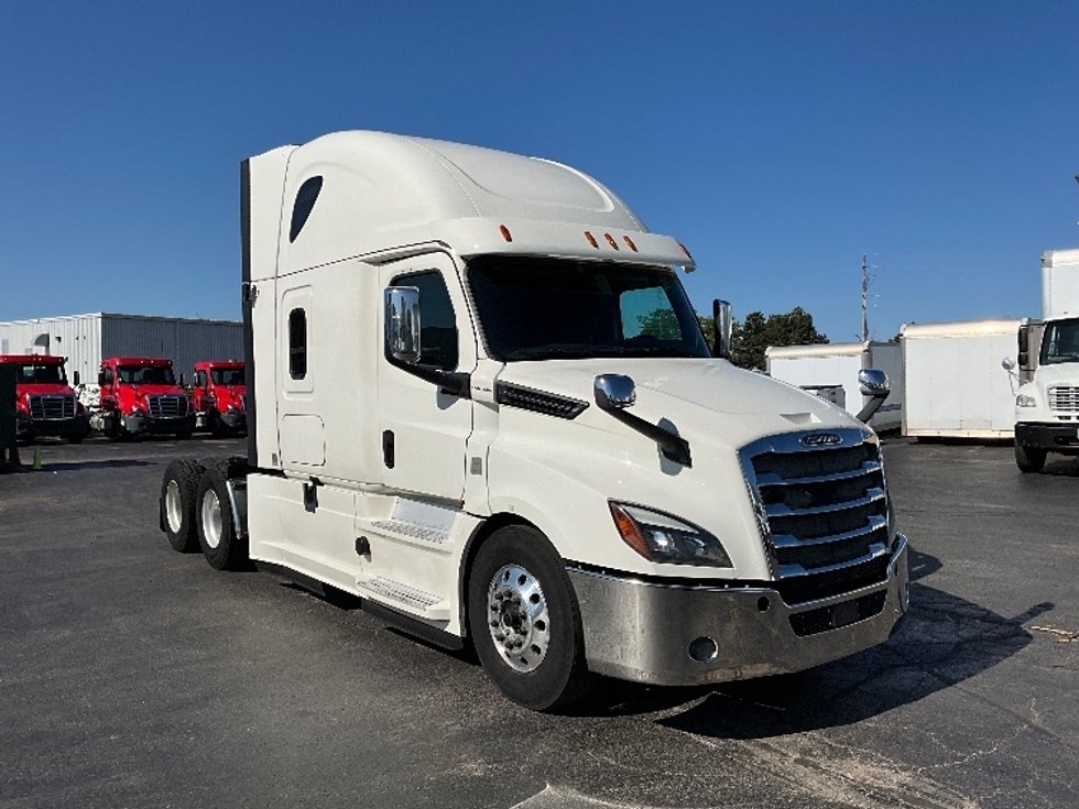 Stunning Used Freightliner Sleeper Trucks For Sale Gallery