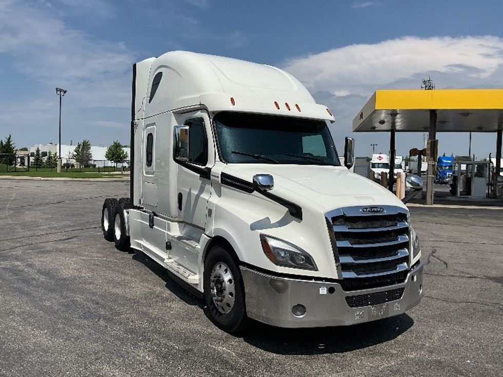 2019 Freightliner T12664ST Sleeper Tractor