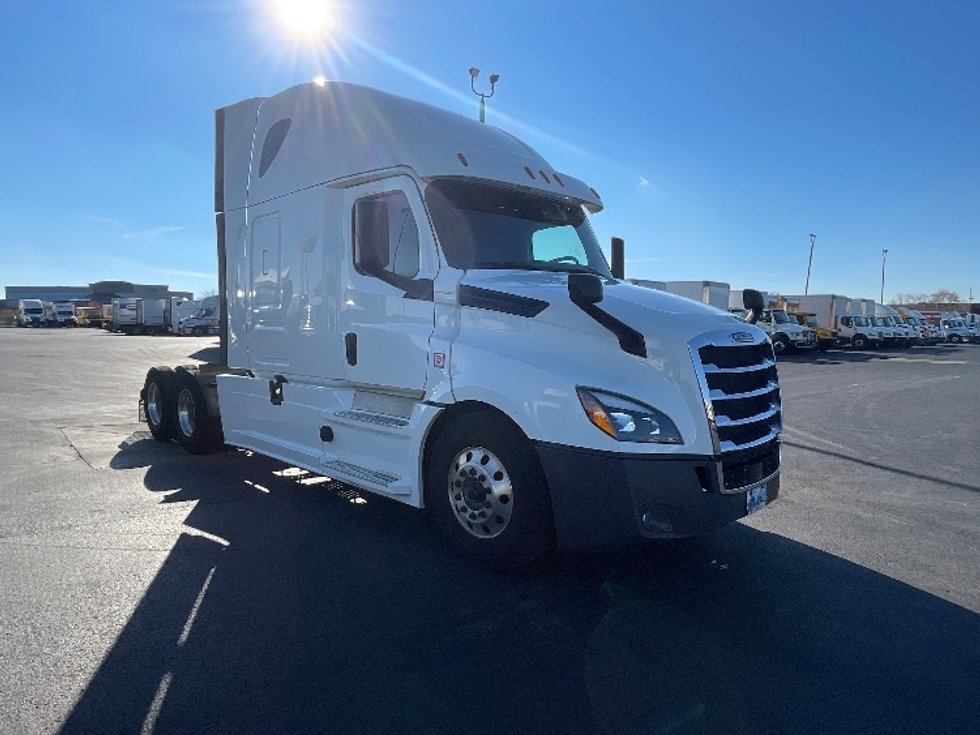 Used Sleeper Trucks for Sale - Penske Used Trucks