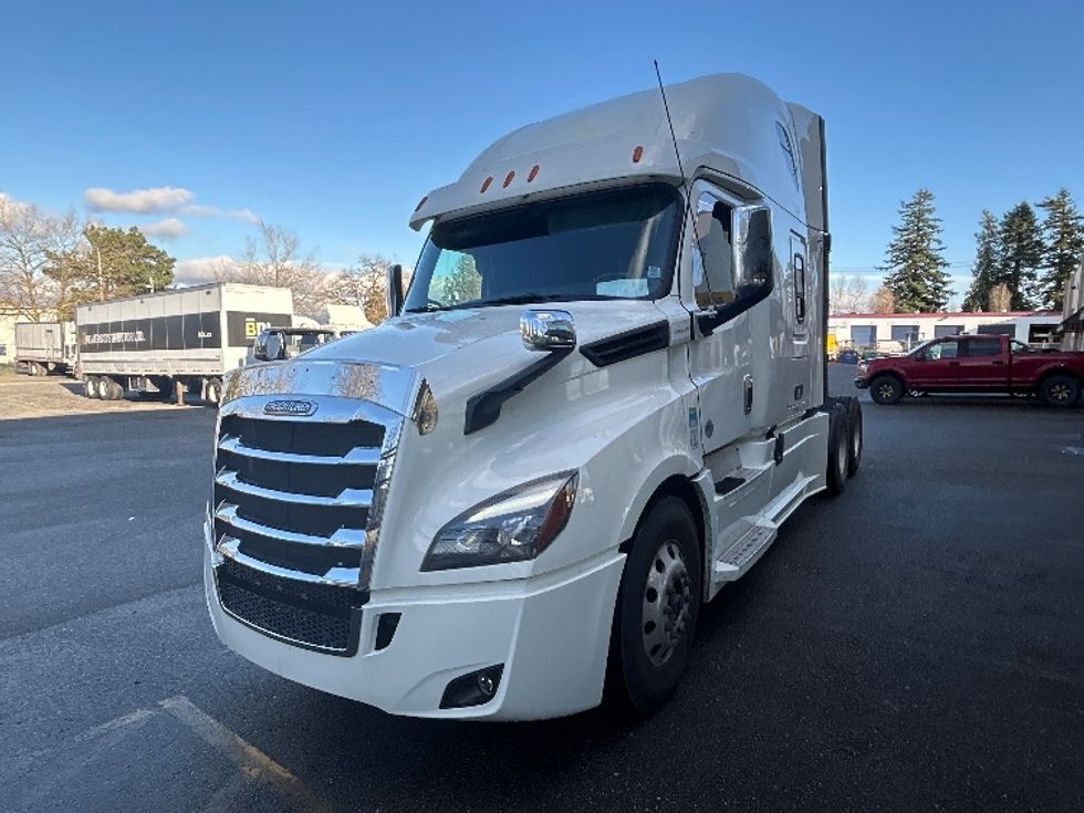 2019 Freightliner T12664ST Sleeper Tractor