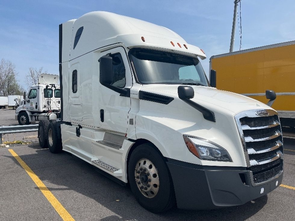 2019 Freightliner T12664ST Sleeper Tractor