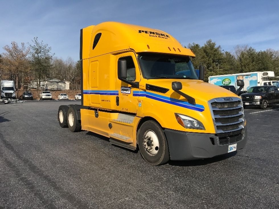 2019 Freightliner T12664ST Sleeper Tractor