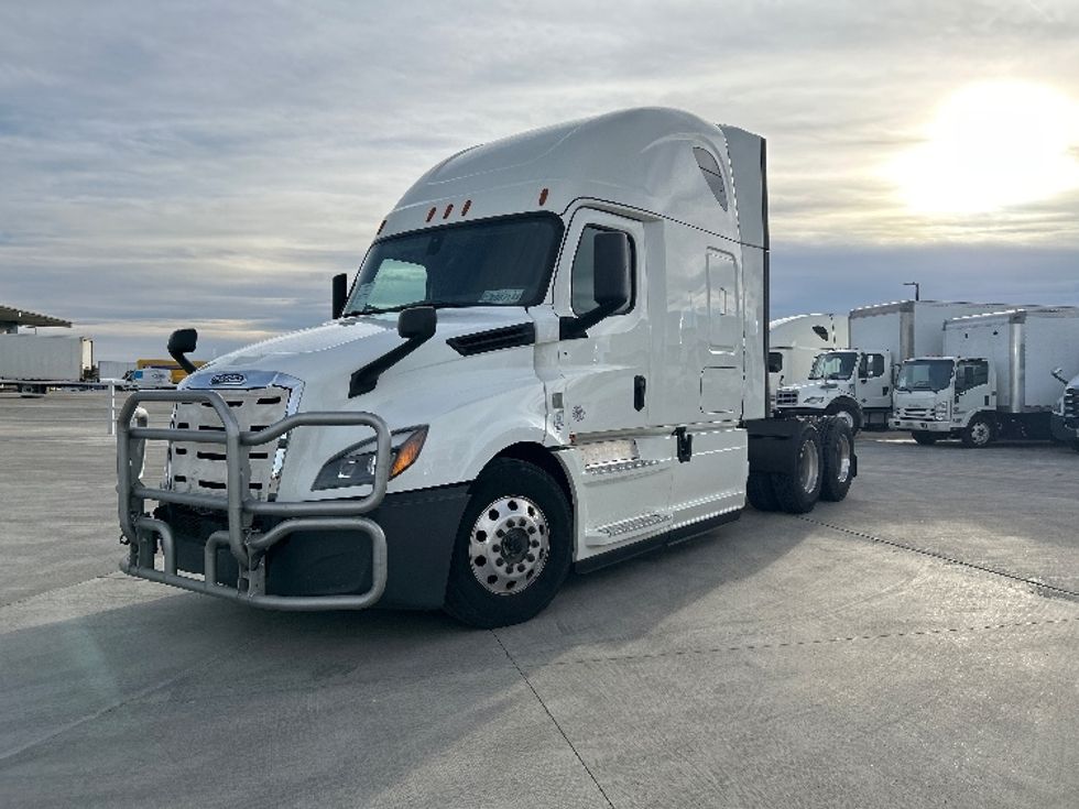 2019 Freightliner T12664ST Sleeper Tractor