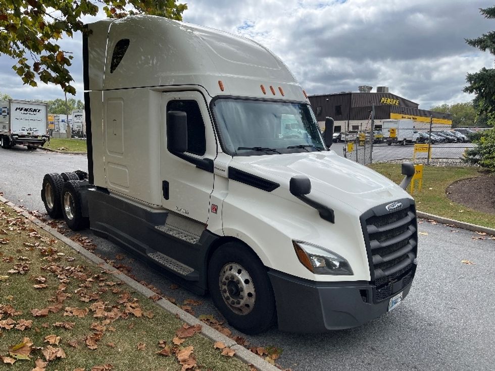 2019 Freightliner T12664ST Sleeper Tractor