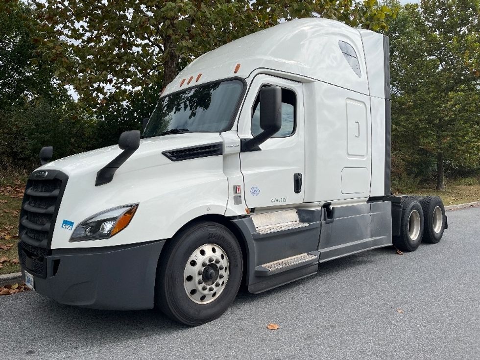 2019 Freightliner T12664ST Sleeper Tractor