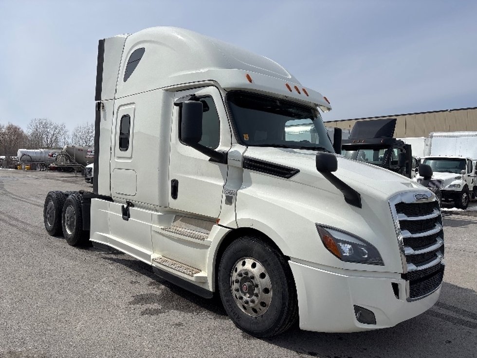 Used Sleeper Trucks for Sale - Penske Used Trucks