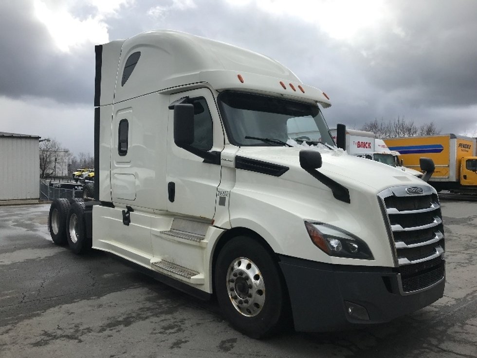 Used Sleeper Trucks for Sale - Penske Used Trucks