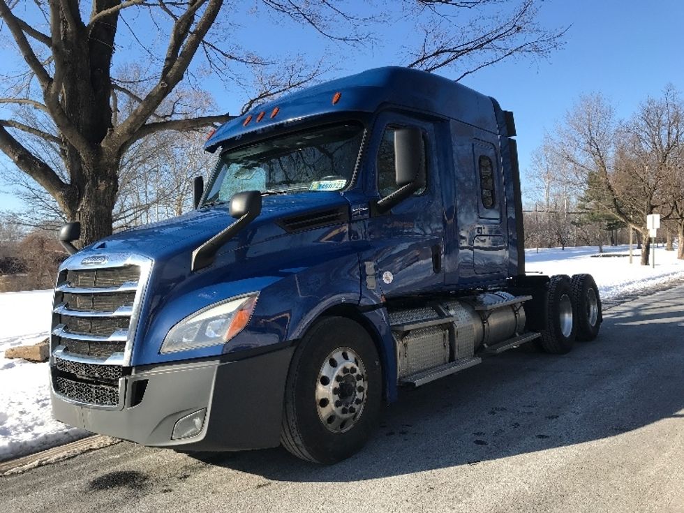 2019 Freightliner T12664ST Sleeper Tractor