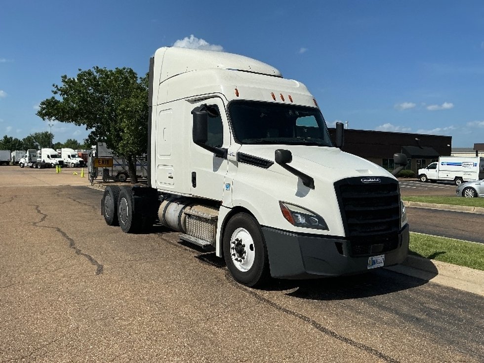 Used Sleeper Trucks for Sale - Penske Used Trucks