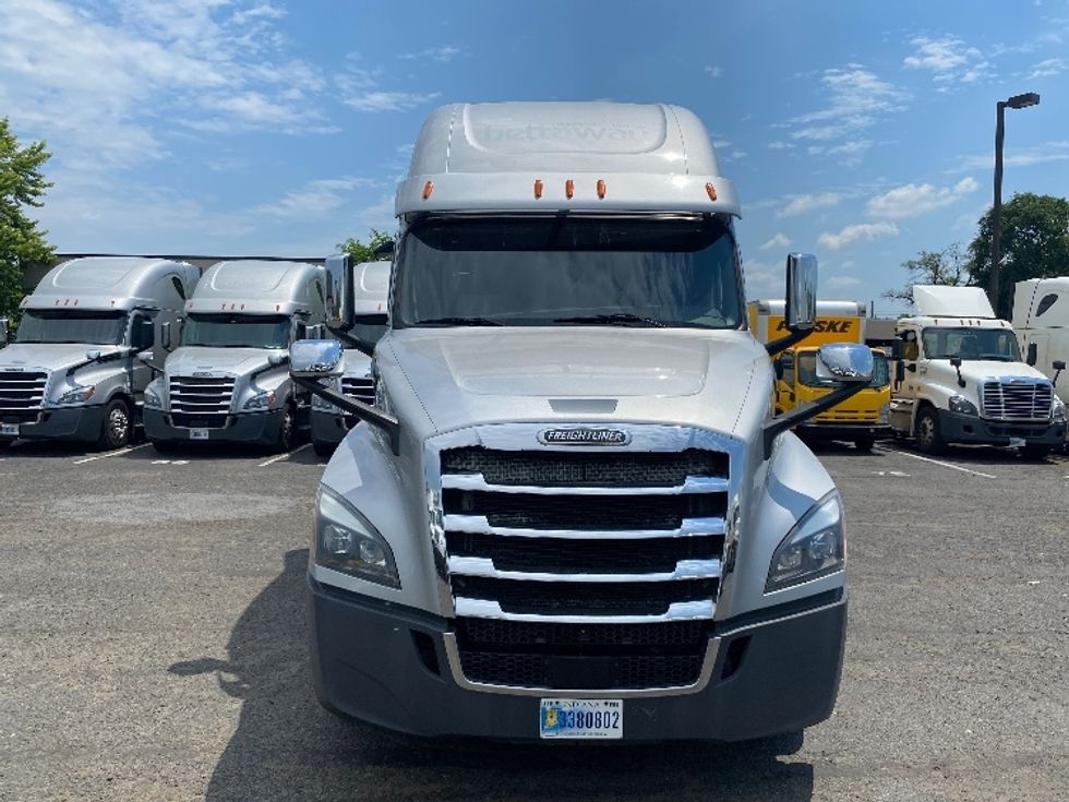 2019 Freightliner T12664ST Sleeper Tractor