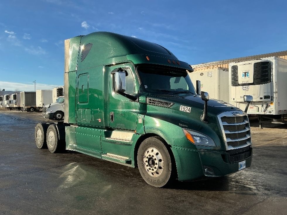 2019 Freightliner T12664ST Sleeper Tractor