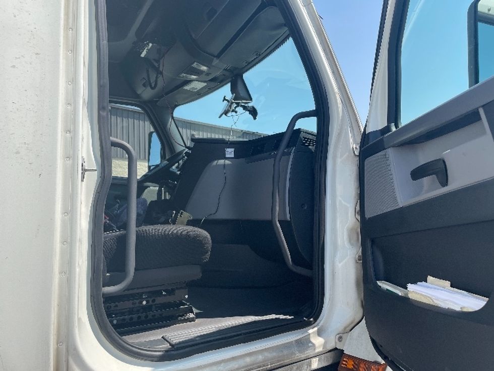 Used 2019 Freightliner Tractor Sleeper Tractor - Unit UPS233988 ...