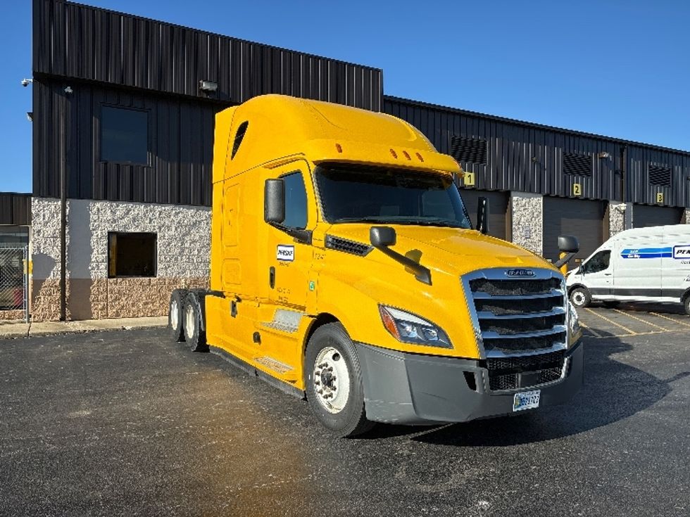 2019 Freightliner T12664ST Sleeper Tractor