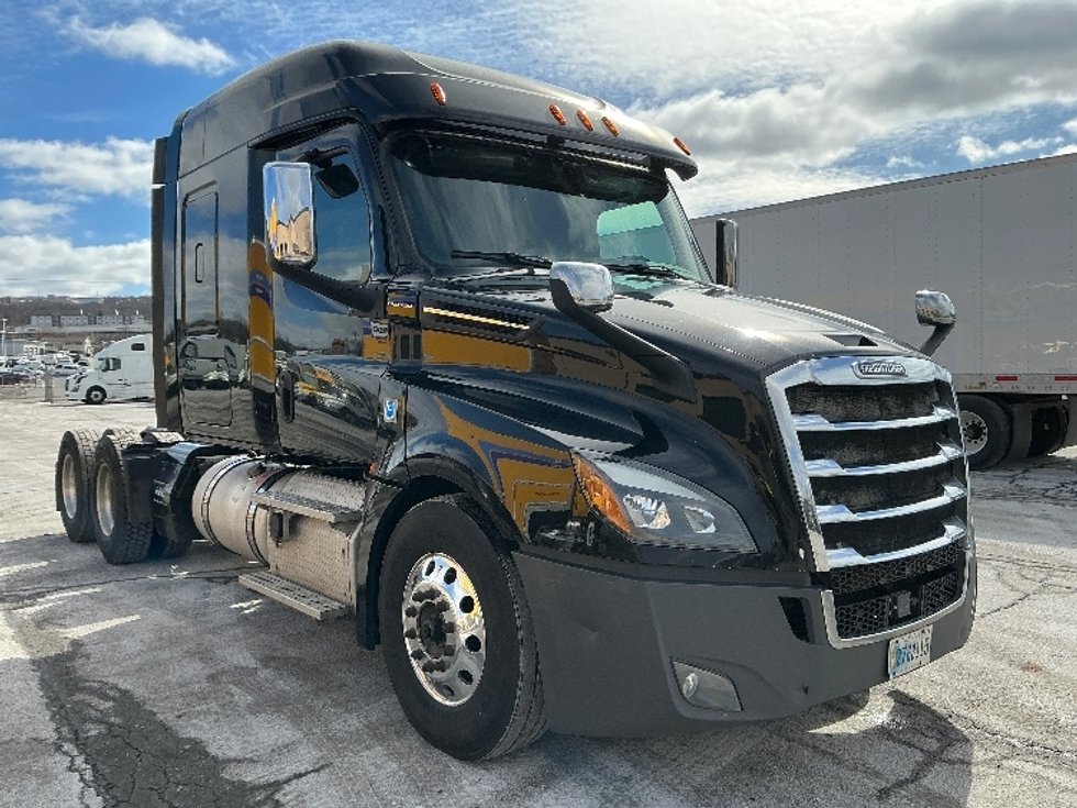 Used Sleeper Trucks for Sale - Penske Used Trucks