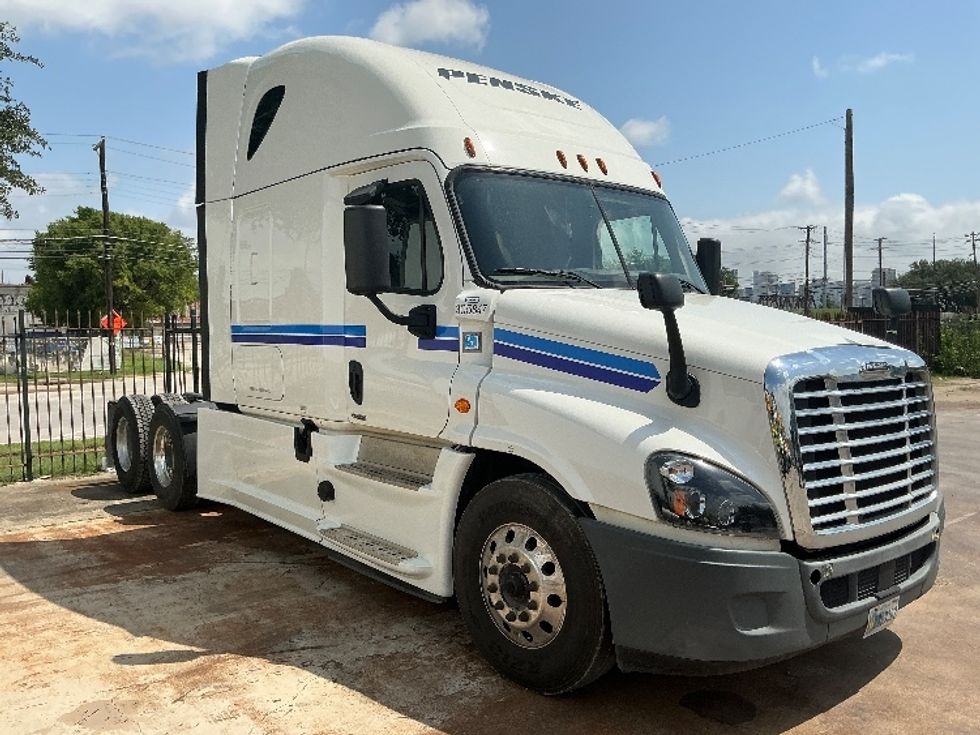 2020 Freightliner Cascadia 12564ST Sleeper Tractor