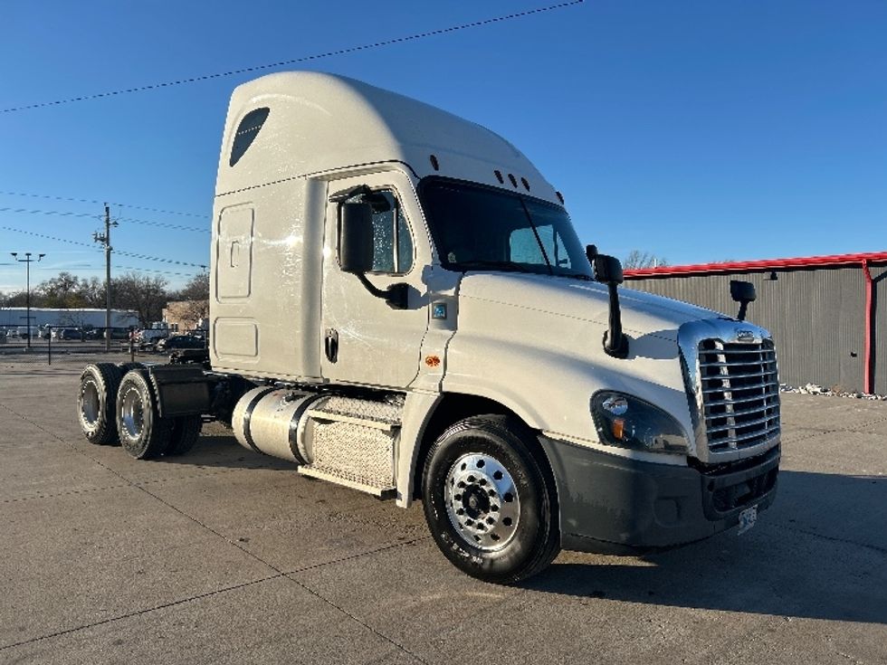 2020 Freightliner Cascadia 12564ST Sleeper Tractor