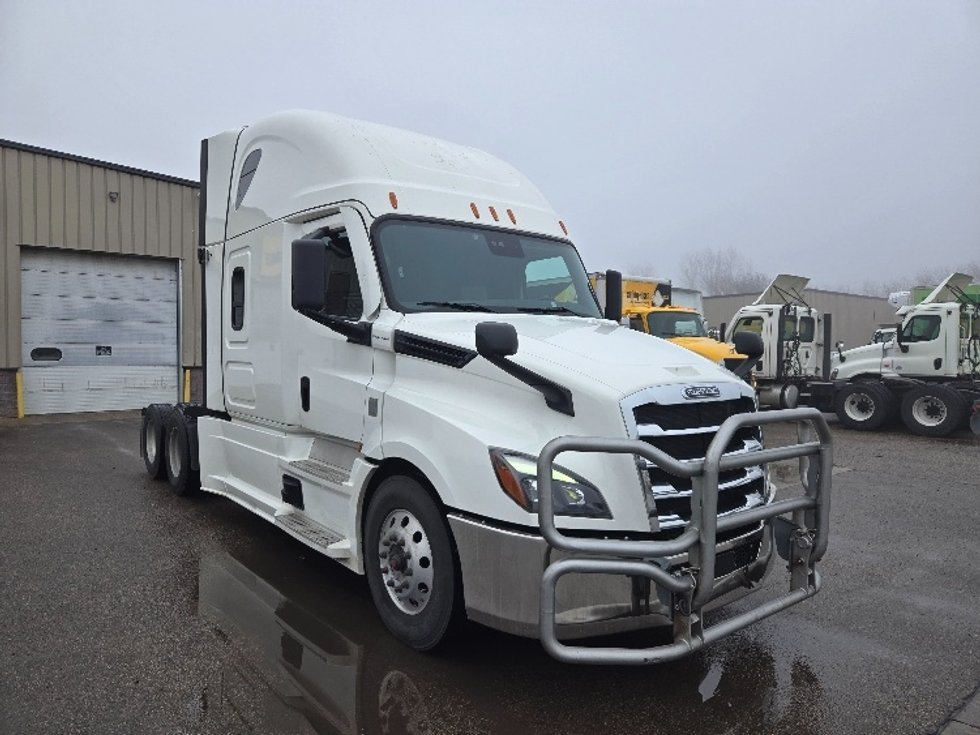 Used Sleeper Trucks for Sale - Penske Used Trucks