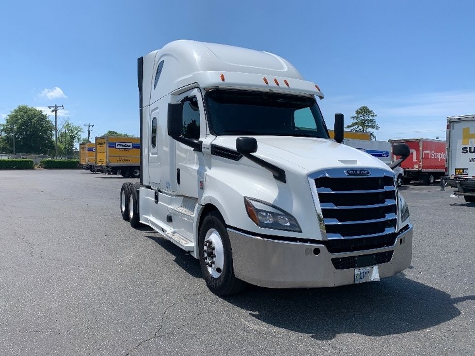 2020 Freightliner T12664ST Sleeper Tractor