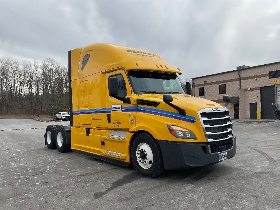 Used Sleeper Trucks for Sale - Penske Used Trucks
