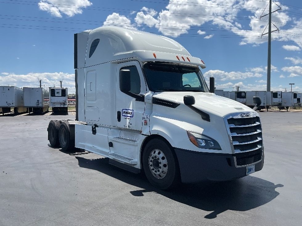 2020 Freightliner T12664ST Sleeper Tractor