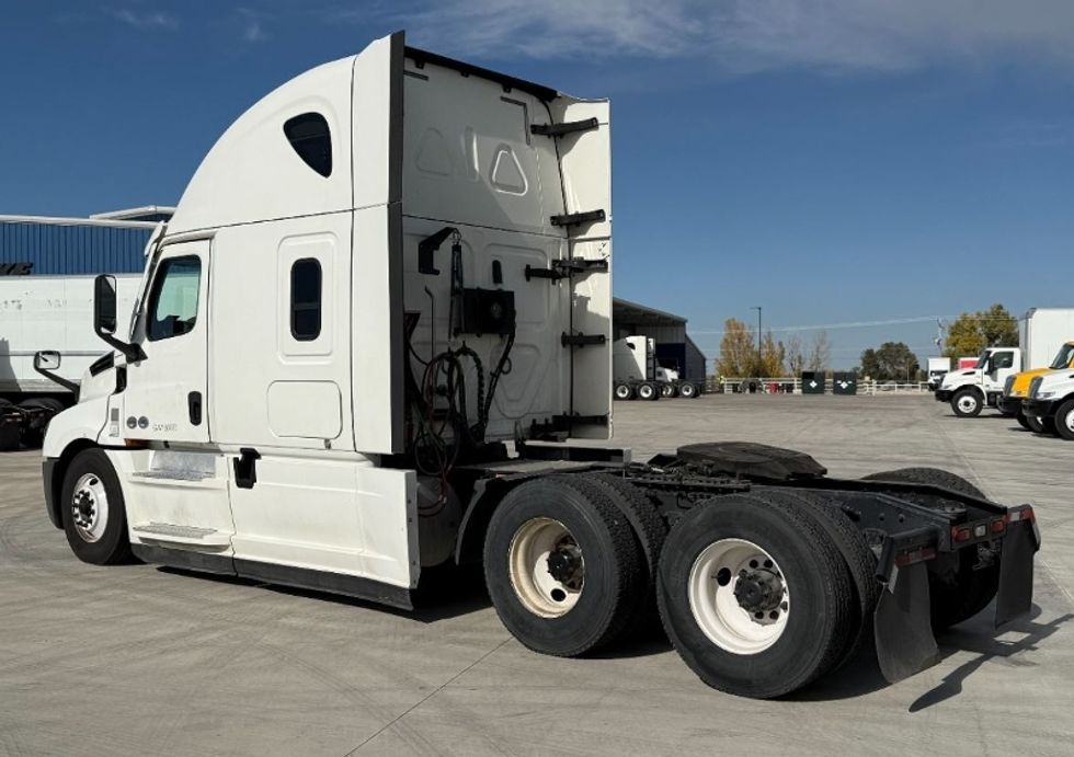 2020 Freightliner T12664ST Sleeper Tractor