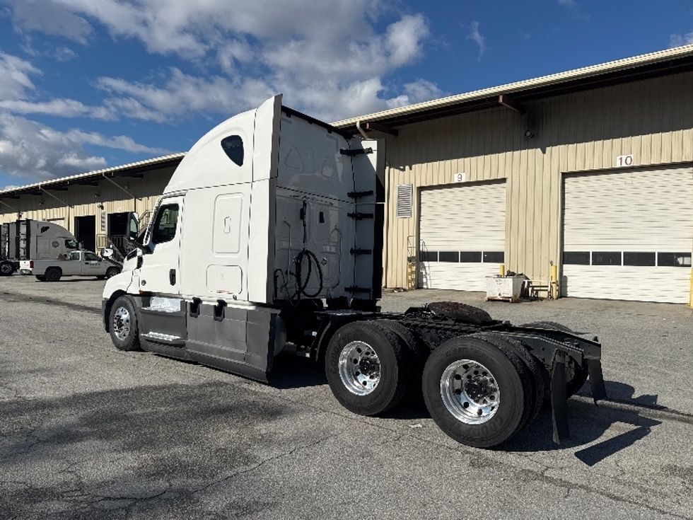 2020 Freightliner T12664ST Sleeper Tractor