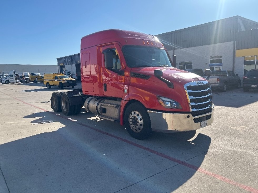 Used Sleeper Trucks for Sale - Penske Used Trucks