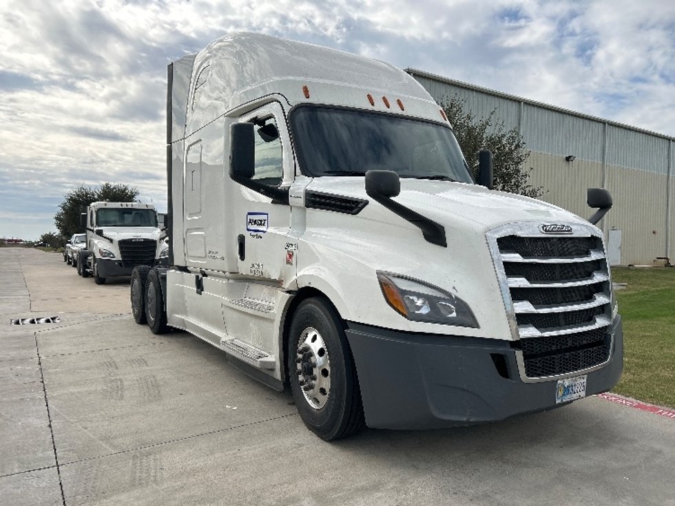 Used Sleeper Trucks for Sale - Penske Used Trucks