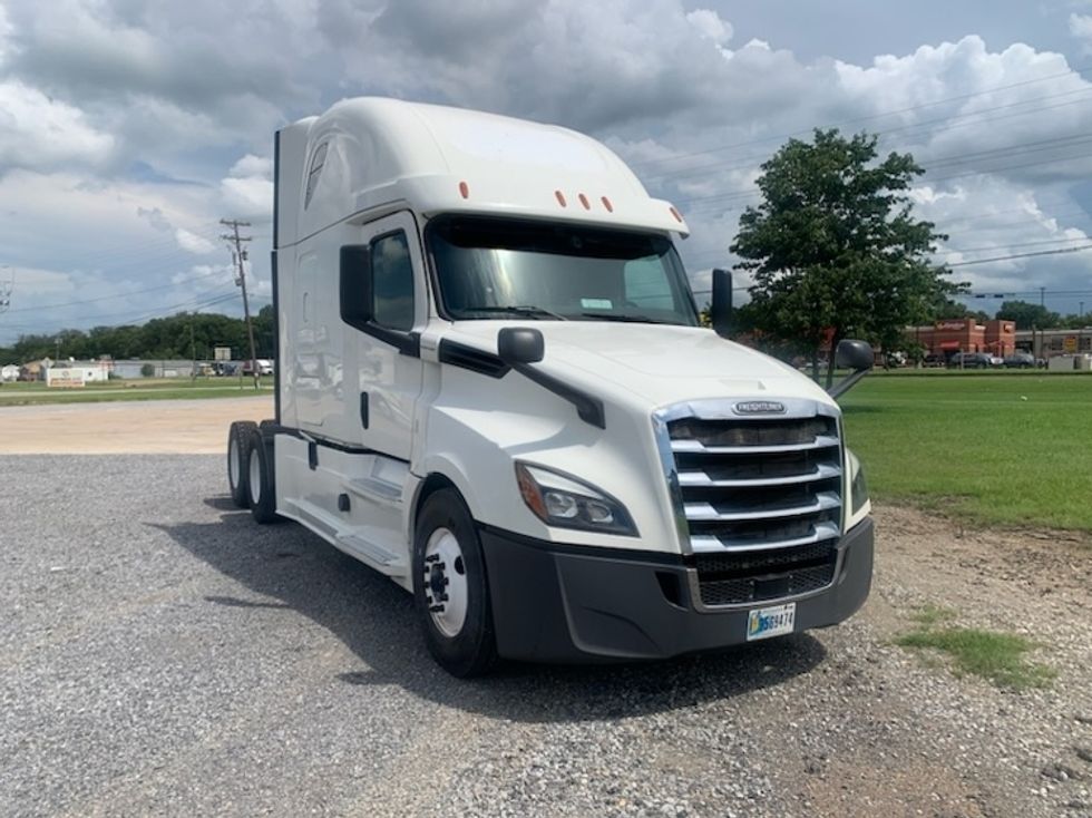 2020 Freightliner T12664ST Sleeper Tractor 2020 Freightliner T12664ST Sleeper Tractor