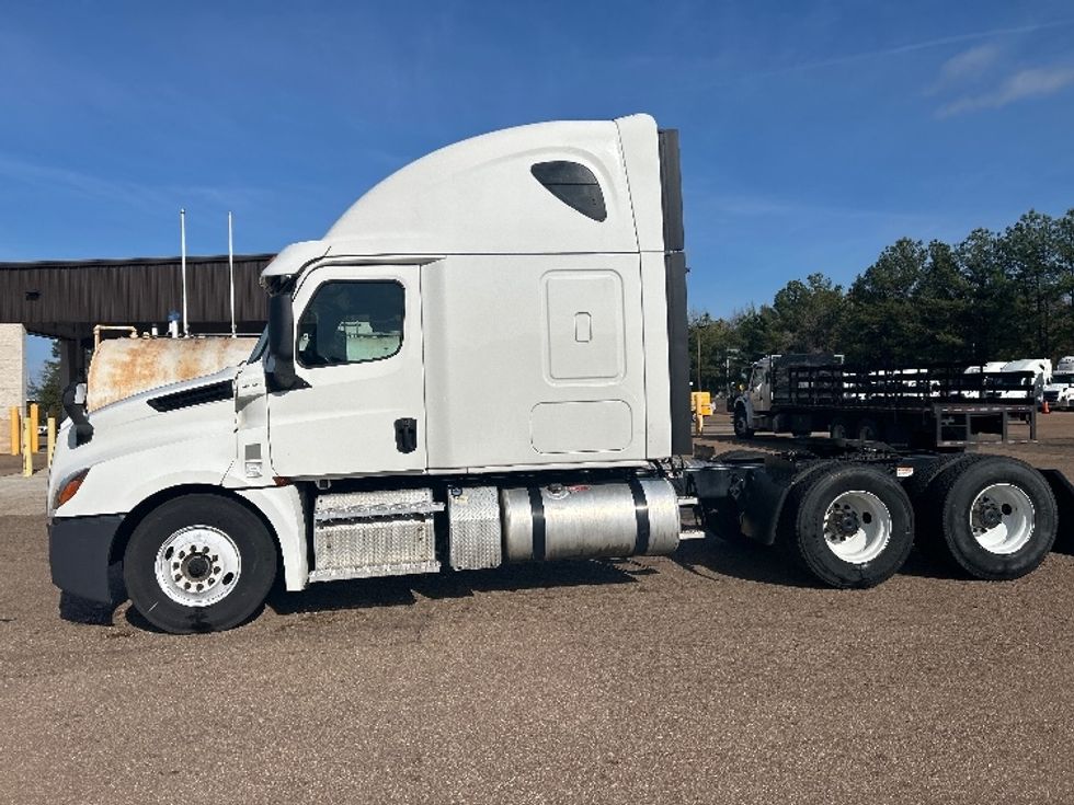 2020 Freightliner T12664ST Sleeper Tractor