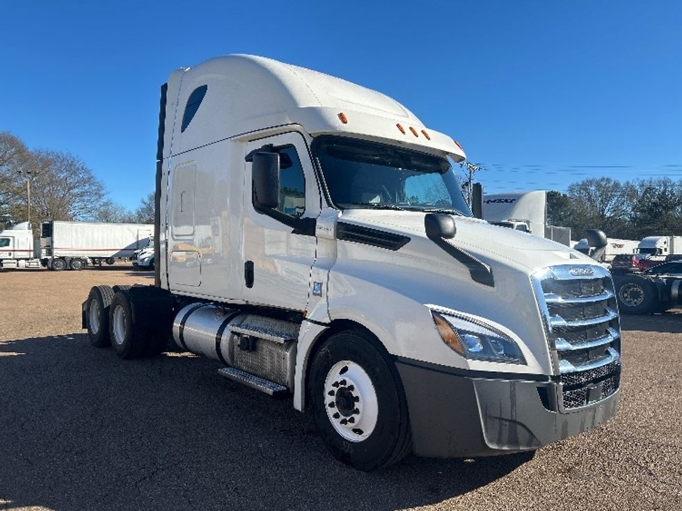 2020 Freightliner T12664ST Sleeper Tractor