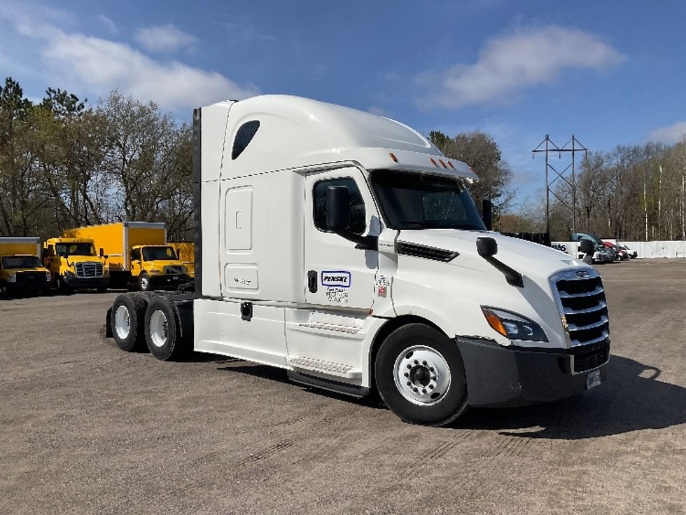 Used Sleeper Trucks for Sale - Penske Used Trucks