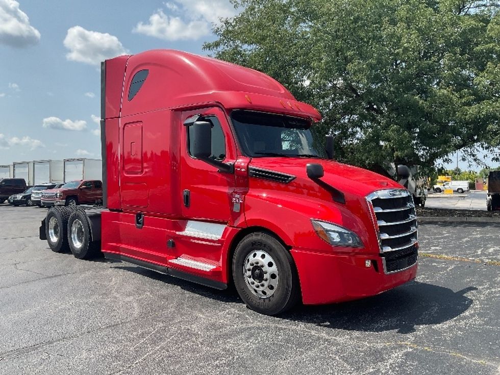 2020 Freightliner T12664ST Sleeper Tractor