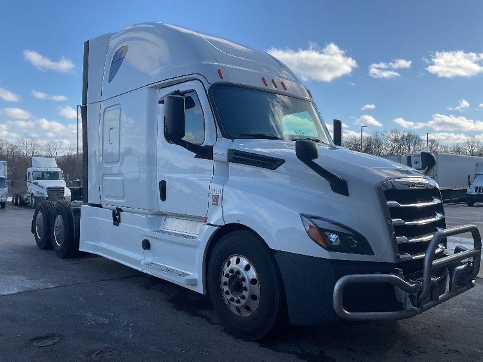 2020 Freightliner T12664ST Sleeper Tractor