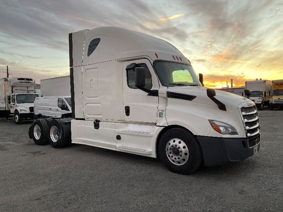 2020 Freightliner T12664ST Sleeper Tractor