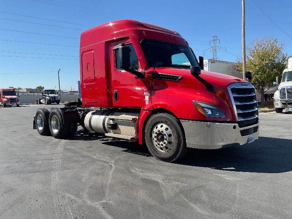 2020 Freightliner T12664ST Sleeper Tractor