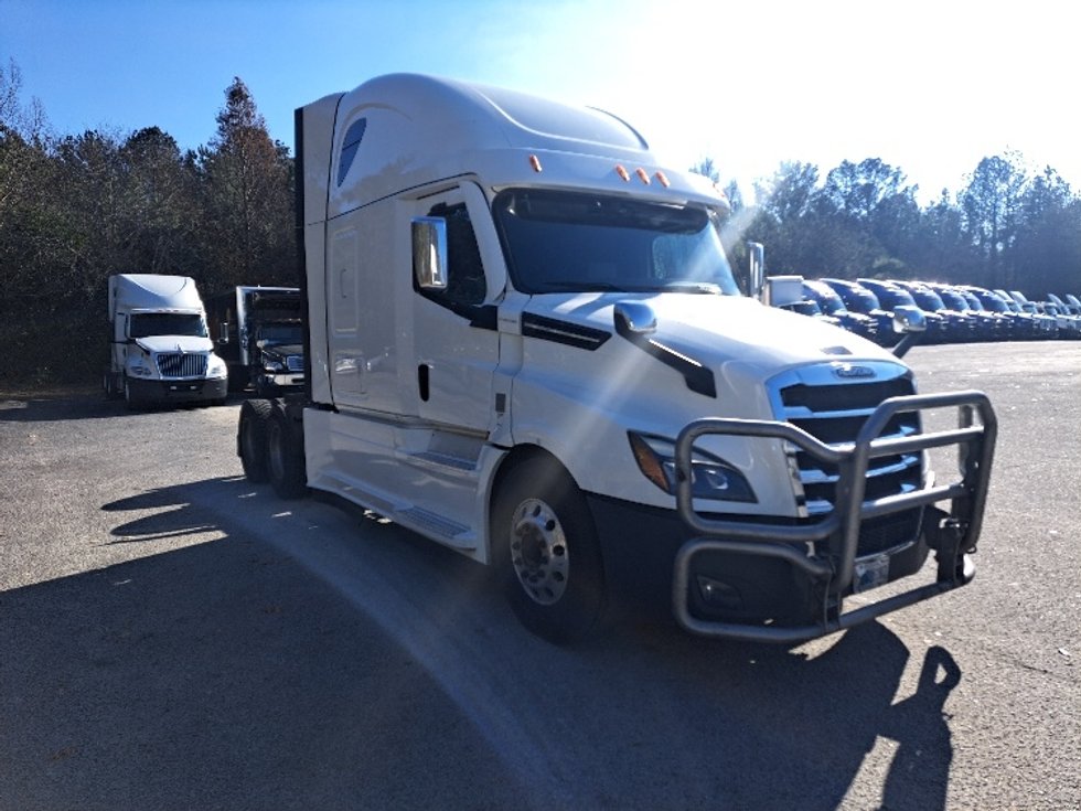 Used Sleeper Trucks for Sale - Penske Used Trucks