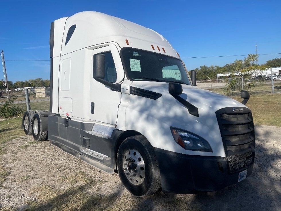 Used Sleeper Trucks for Sale - Penske Used Trucks