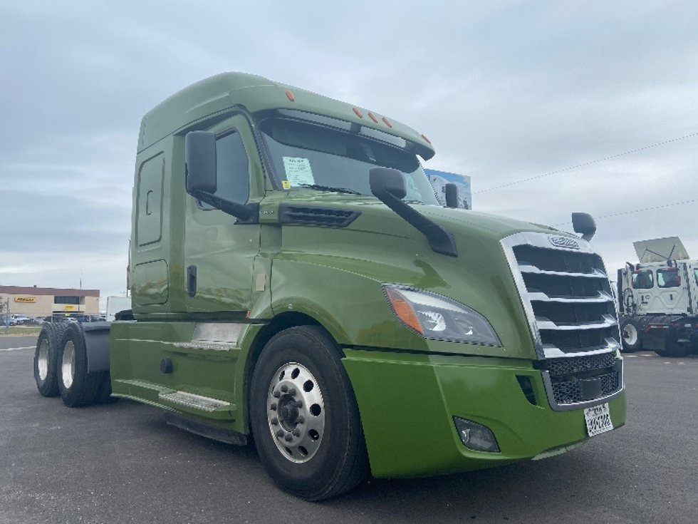 Used Sleeper Trucks for Sale - Penske Used Trucks