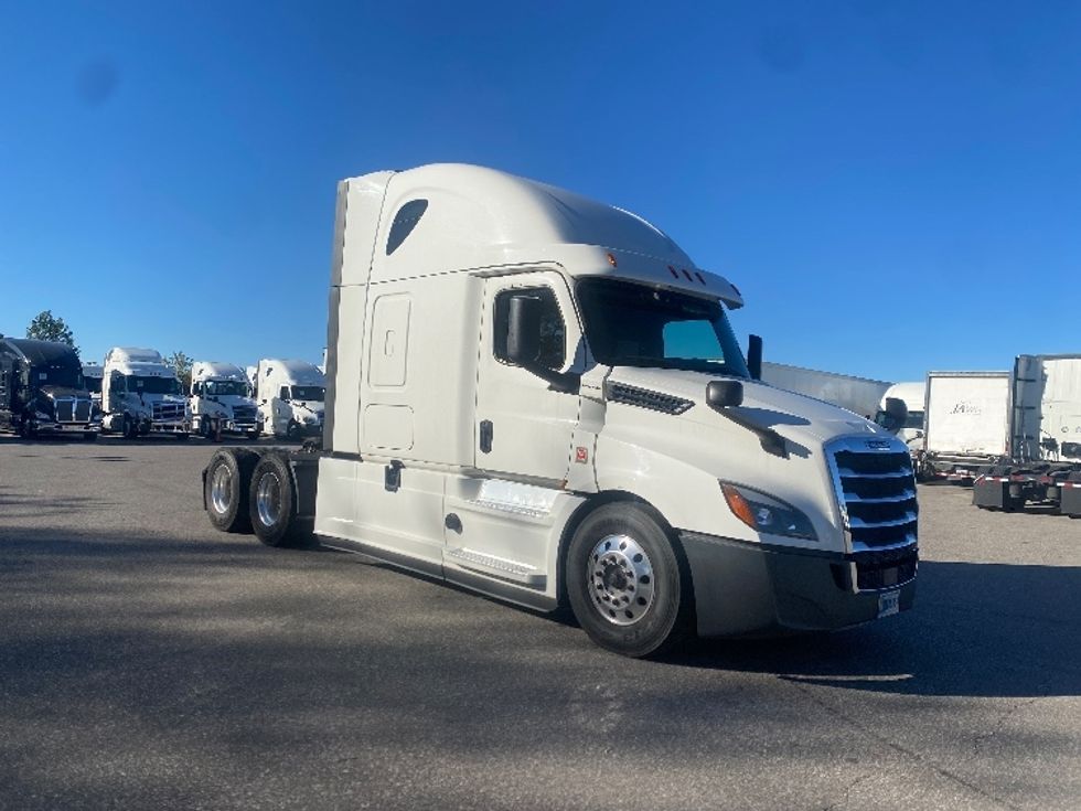 2020 Freightliner T12664ST Sleeper Tractor