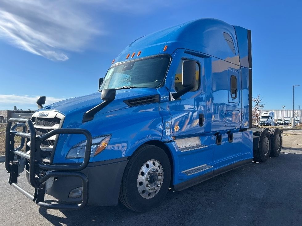 2020 Freightliner T12664ST Sleeper Tractor