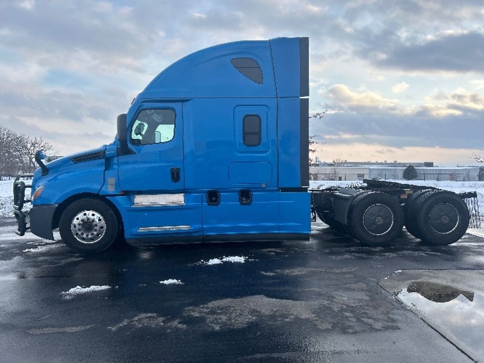 2020 Freightliner T12664ST Sleeper Tractor