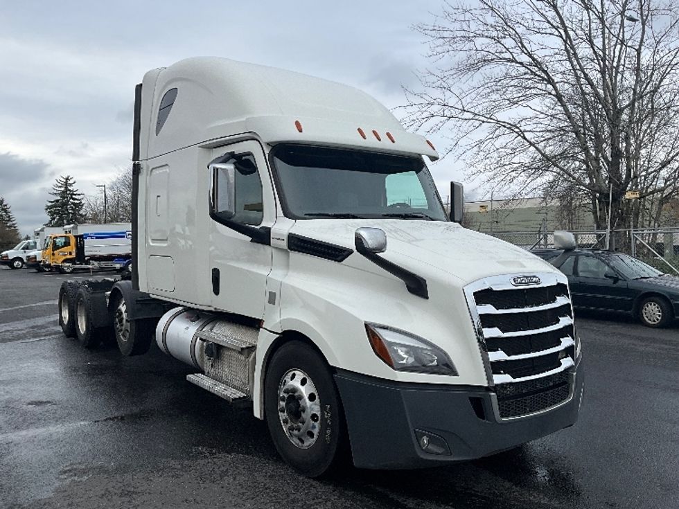 2020 Freightliner T12684ST Sleeper Tractor