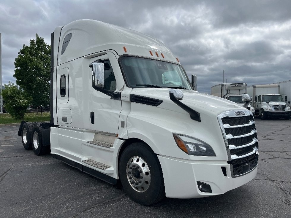 Used Sleeper Trucks for Sale - Penske Used Trucks