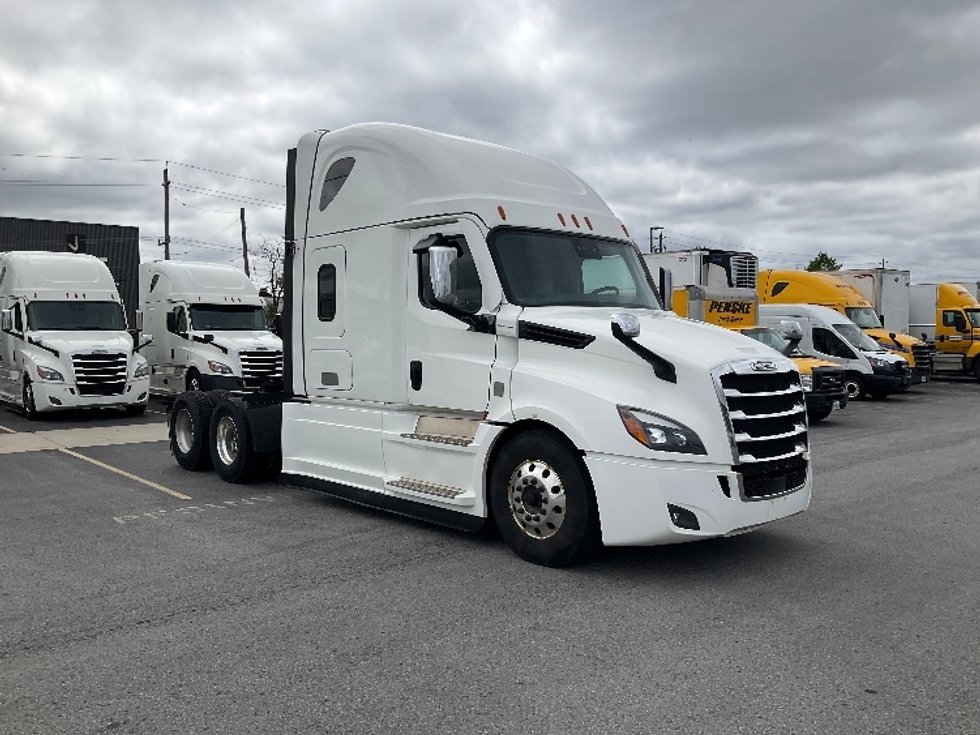 Used Sleeper Trucks for Sale - Penske Used Trucks