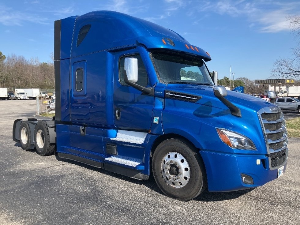 Used Sleeper Trucks for Sale - Penske Used Trucks