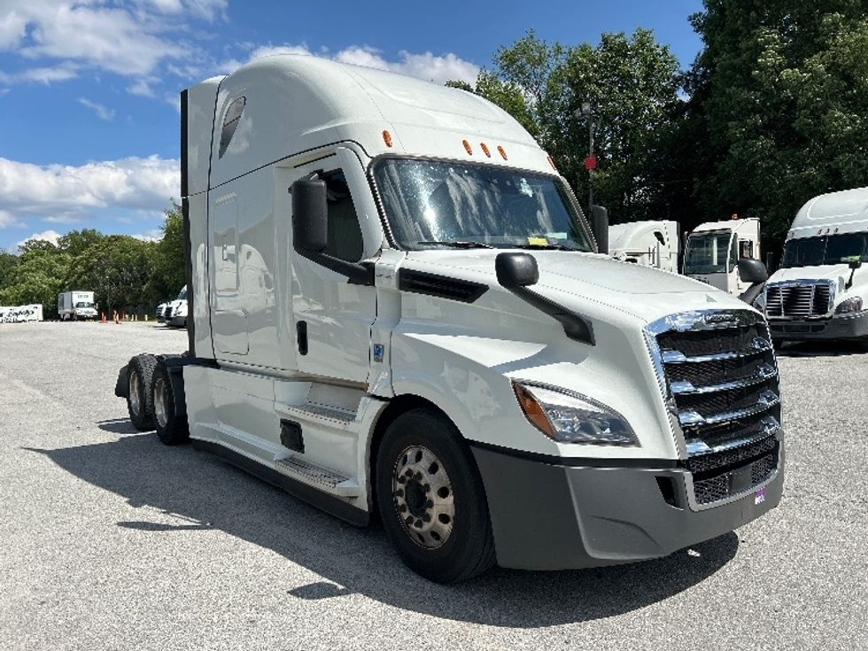 2021 Freightliner T12664ST Sleeper Tractor