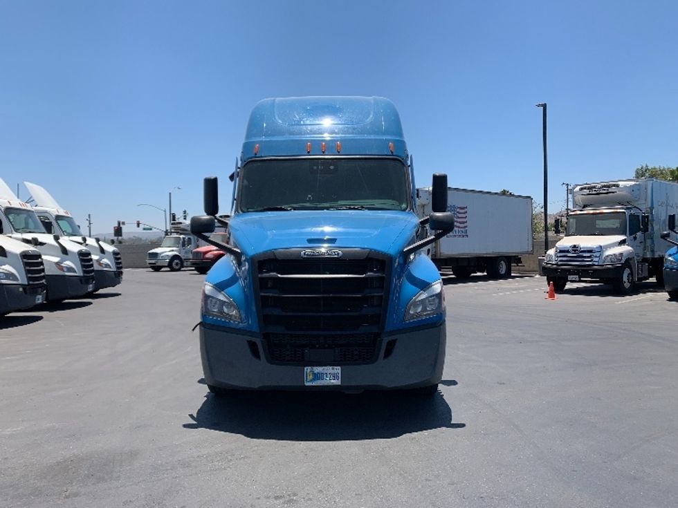 2021 Freightliner T12664ST Sleeper Tractor