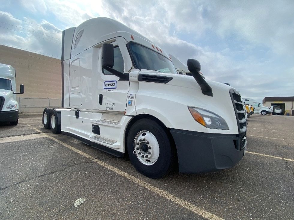 2021 Freightliner T12664ST Sleeper Tractor